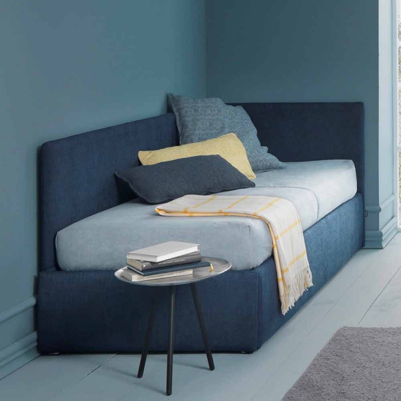 Einzelbett mit Eckkopfteil und Eisenstruktur, Linie 4 von Bolzan