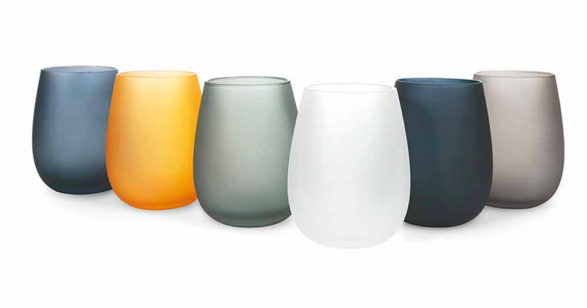 Farbige Wassergläser in satiniertem Glas, elegantes Design